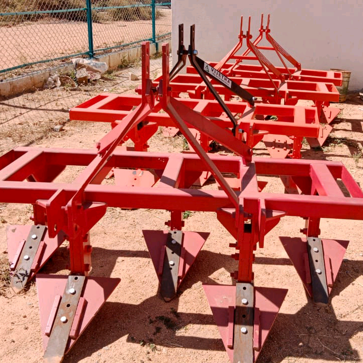 S G R AGRO EQUIPMENTS VALDO TRACTOR